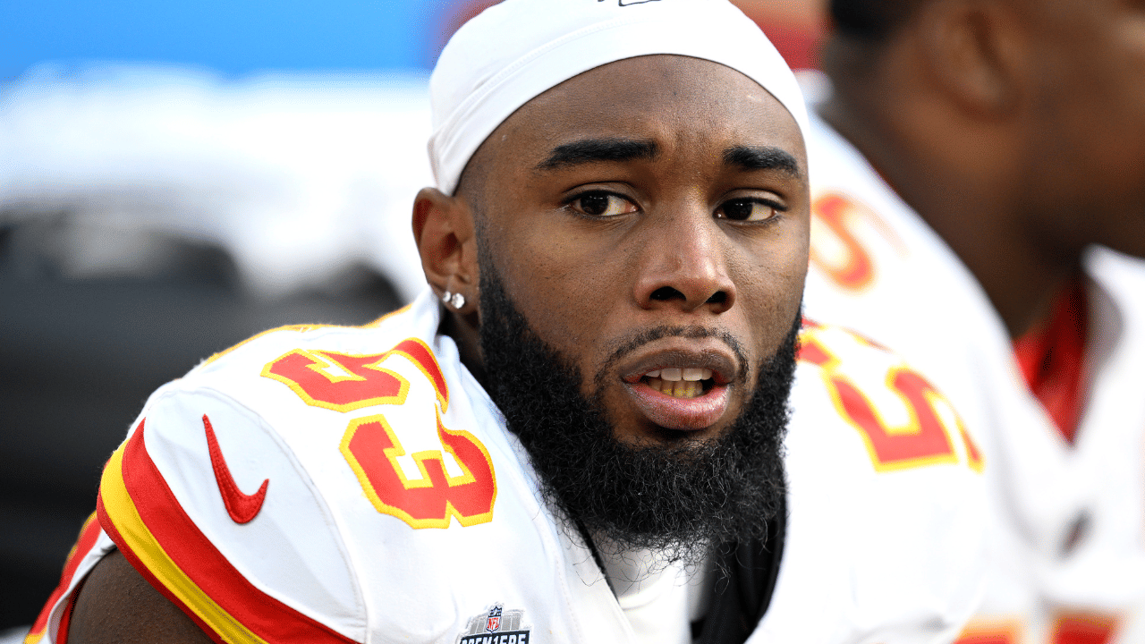 "This is So Scary": Kansas City Chiefs Player Suffering Cardiac Arrest ...