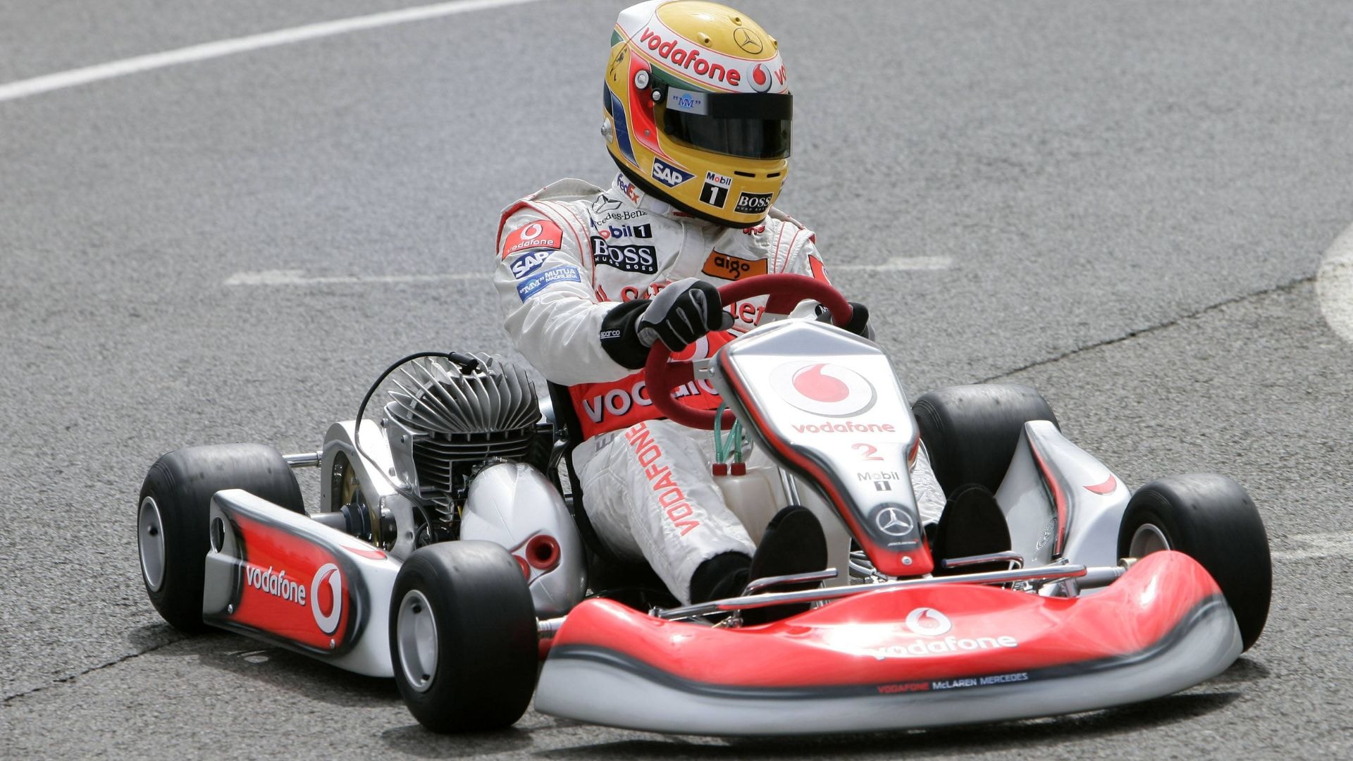When F1 Rookie Lewis Hamilton Crashed a Go-Kart in Streets of London ...
