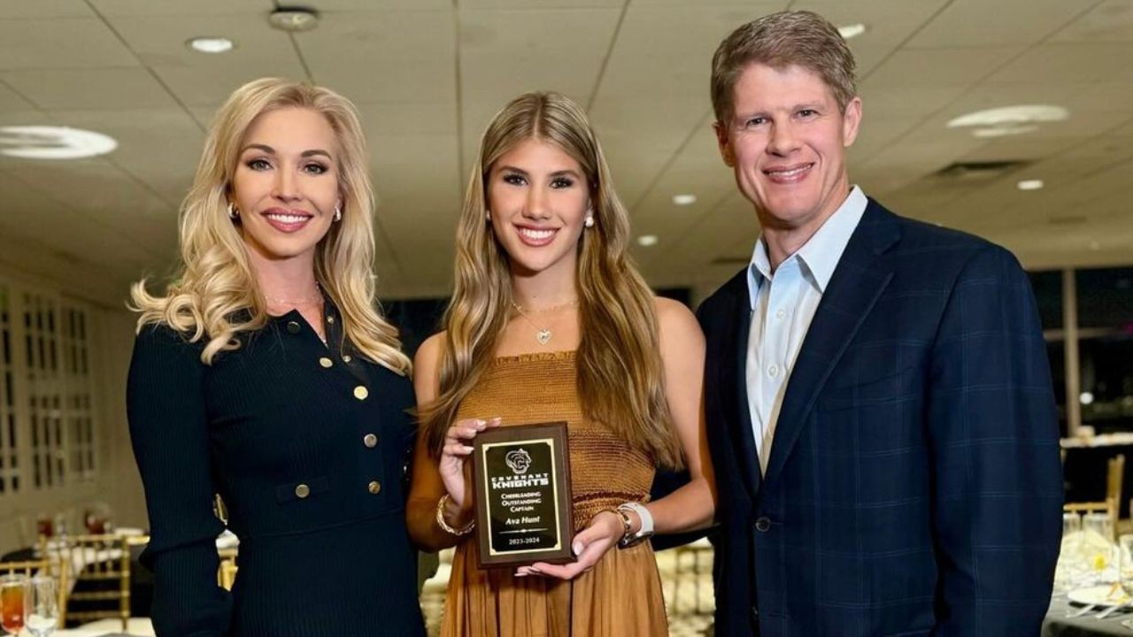 18Y/O Daughter of Chiefs’ CEO Clark Hunt Rushed to ER After Hiking ...