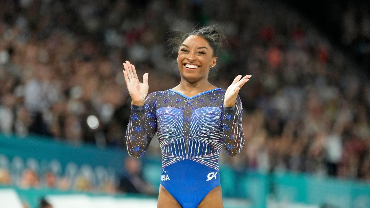 Simone Biles Receives ‘The Best Surprise’ on Gold Over America Tour’s ...