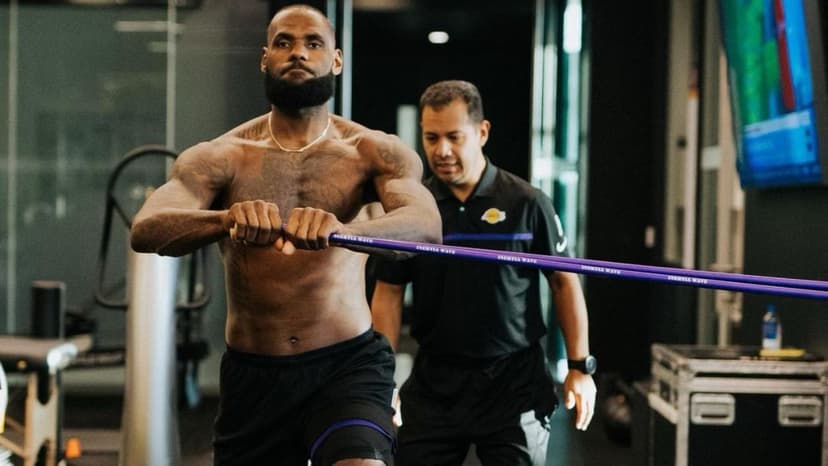 LeBron James' Long-Term Trainer Takes Credit For Lakers Superstar's "Consistency" - The SportsRush