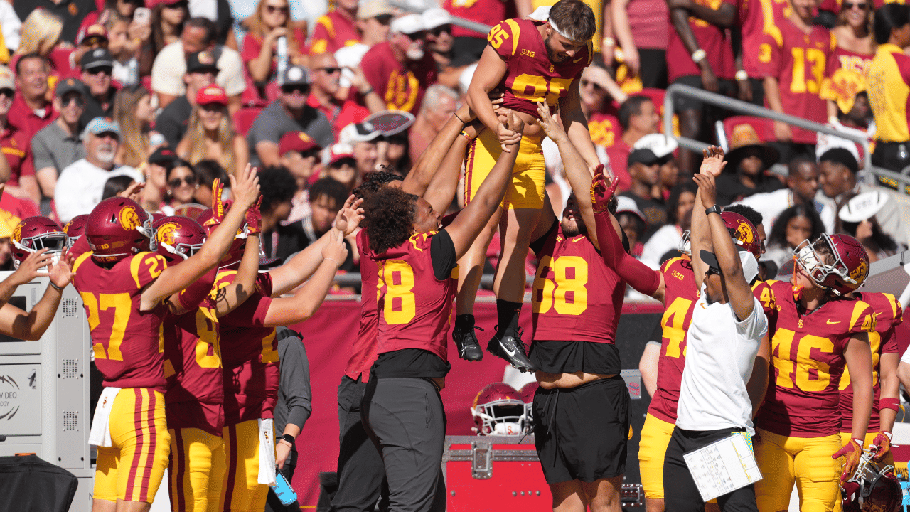 How Did the USC Trojans Beat the Wisconsin Badgers Despite Trailing 10 ...