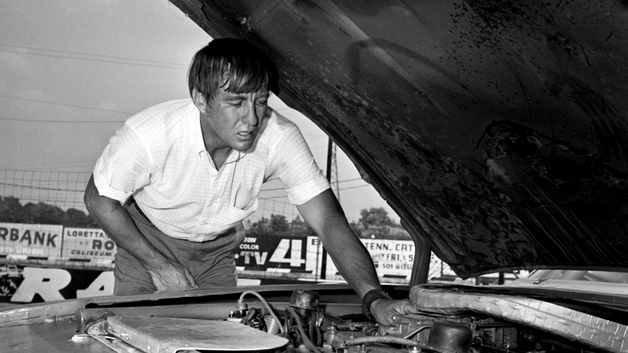 The Talladega Mystery of Bobby Isaac Quitting Mid-Race, Citing “Voices ...