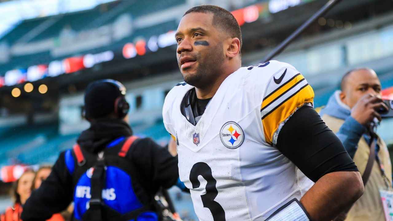 Russell Wilson Gives Necessary Credit to Teammates After Making Tom ...