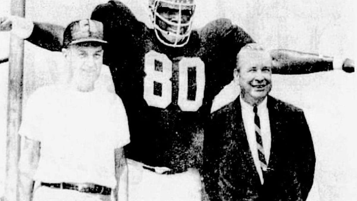 Did a 7-Foot Player Ever Played in the NFL? Meet Former Raiders DT ...