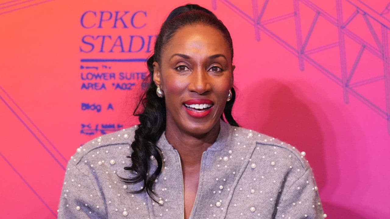 WNBA Legend Lisa Leslie Reveals the Story Behind Her First Dunk as a 14 ...