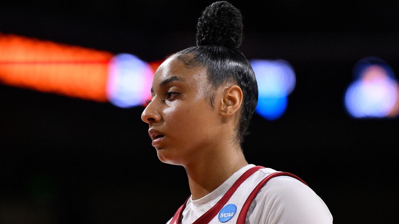 “Not Dealing With Another Derrick Rose”: Doctor Fears JuJu Watkins Tore ...