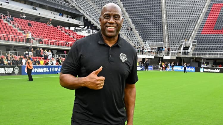 "No Smiling": Magic Johnson Offers Yankees Legend Advice On Running ...