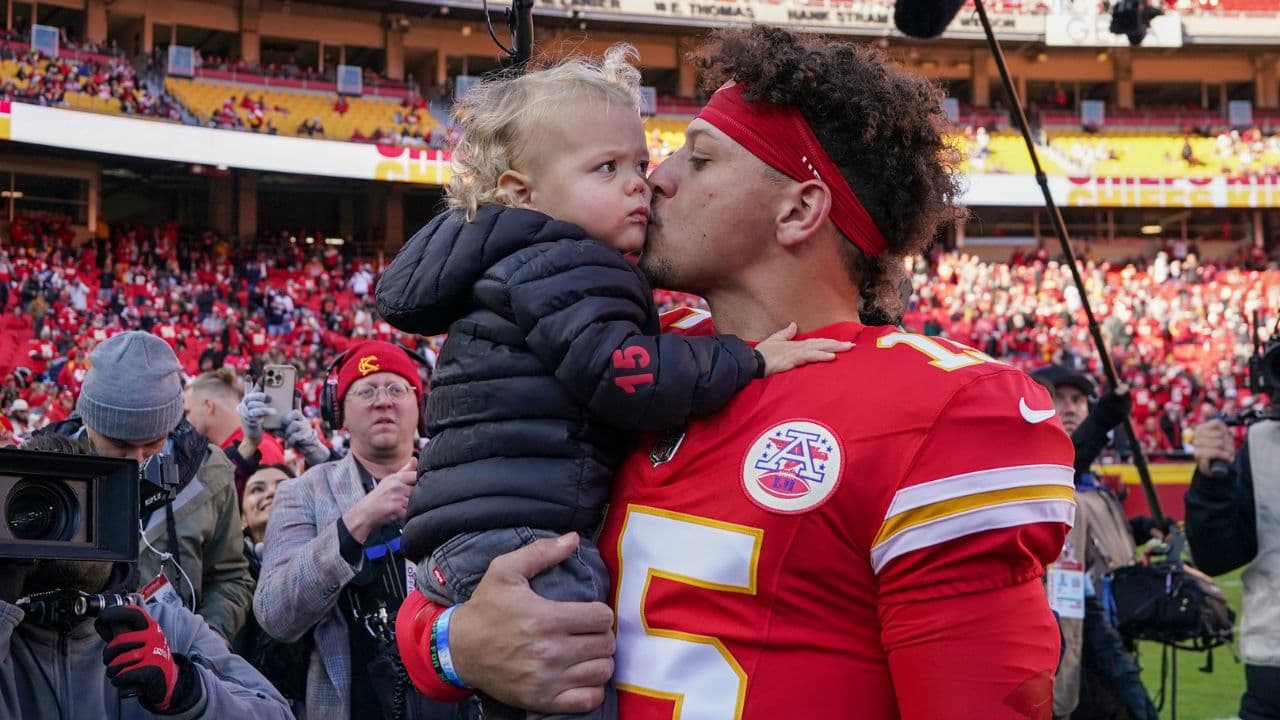 Patrick Mahomes' Children: Chiefs QB Shares How Being a Dad of Three ...