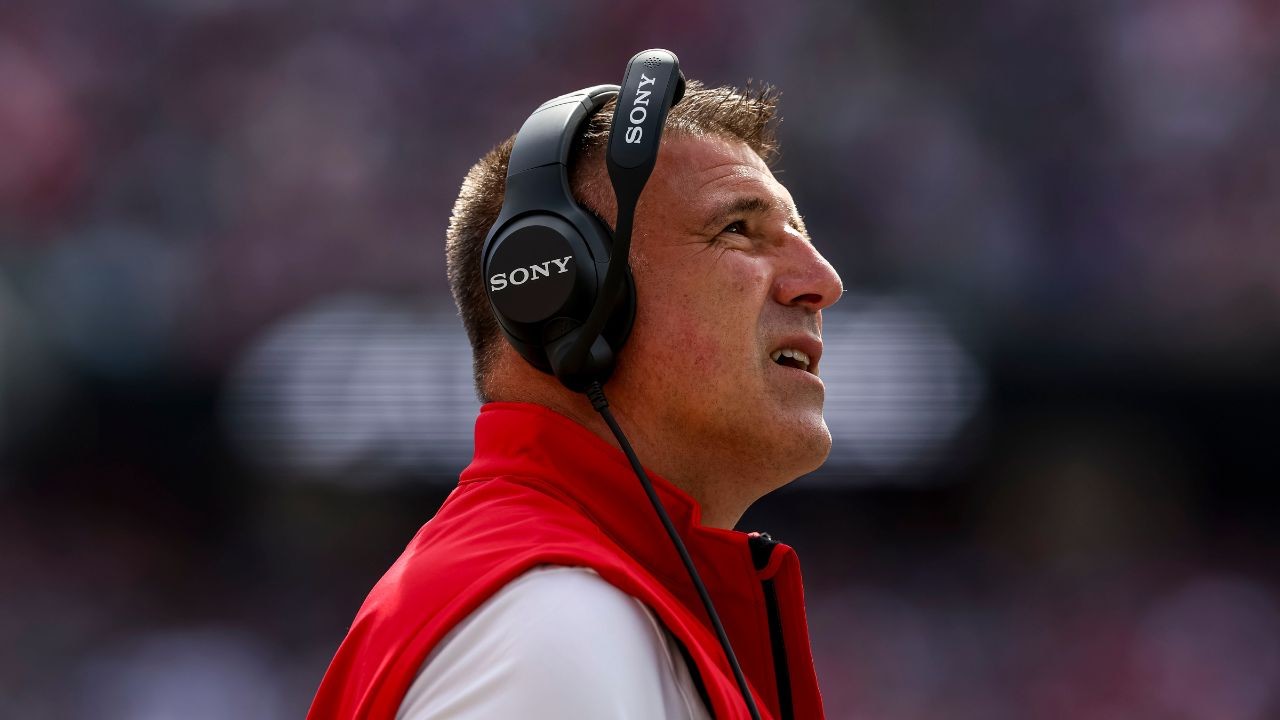 Mike Vrabel for Coach of the Year: Analyst Showers Praise on Patriots ...