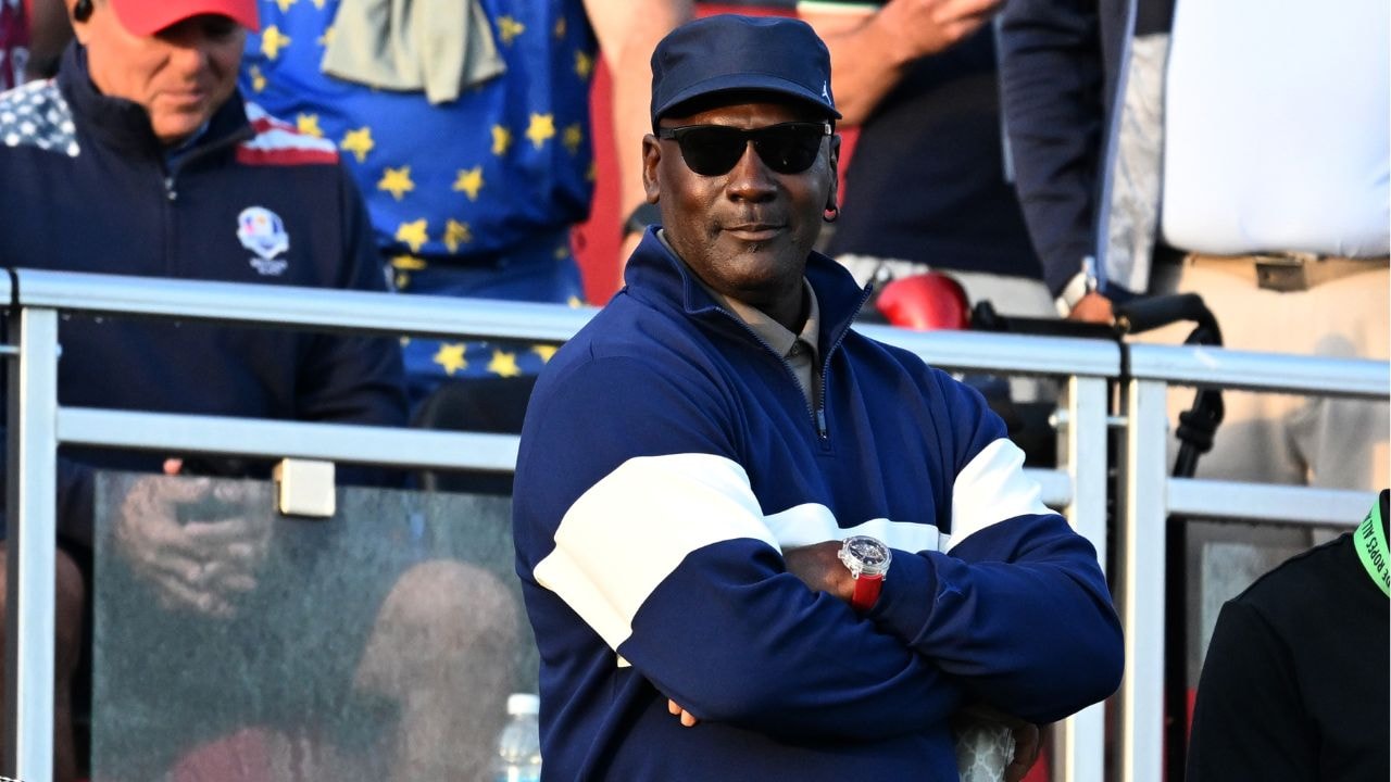 Michael Jordan Shocked Andruw Jones By Getting A Manicure Under The ...