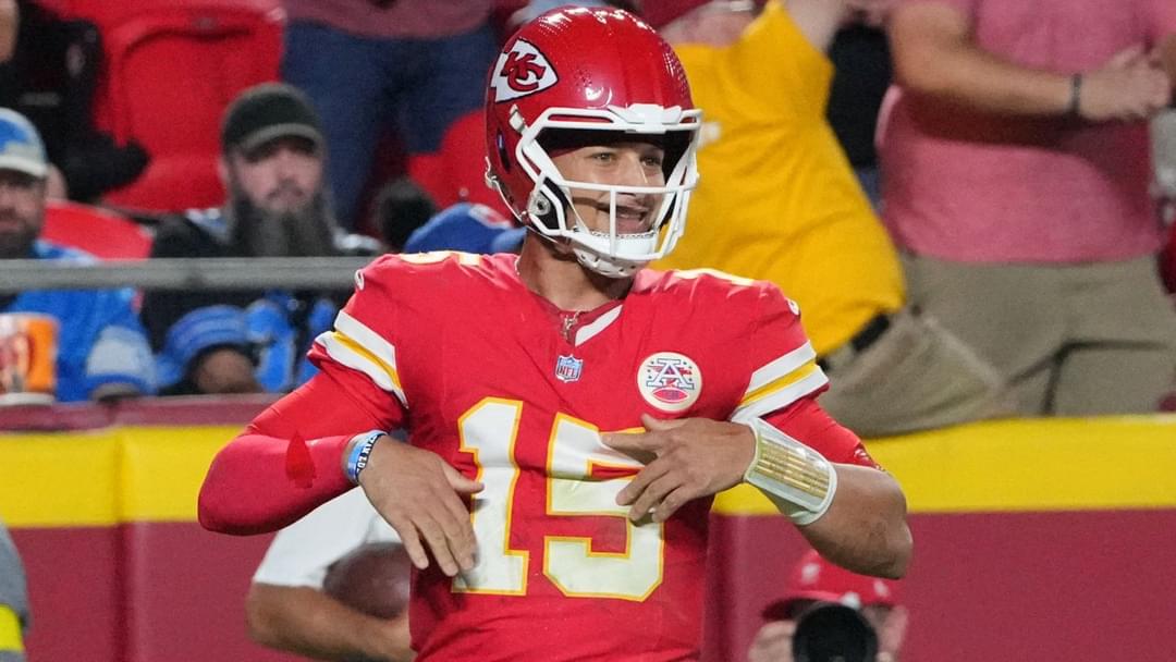 Leading the MVP Odds, Patrick Mahomes in Line to Break Joe Montana's Elite Record This Season ...