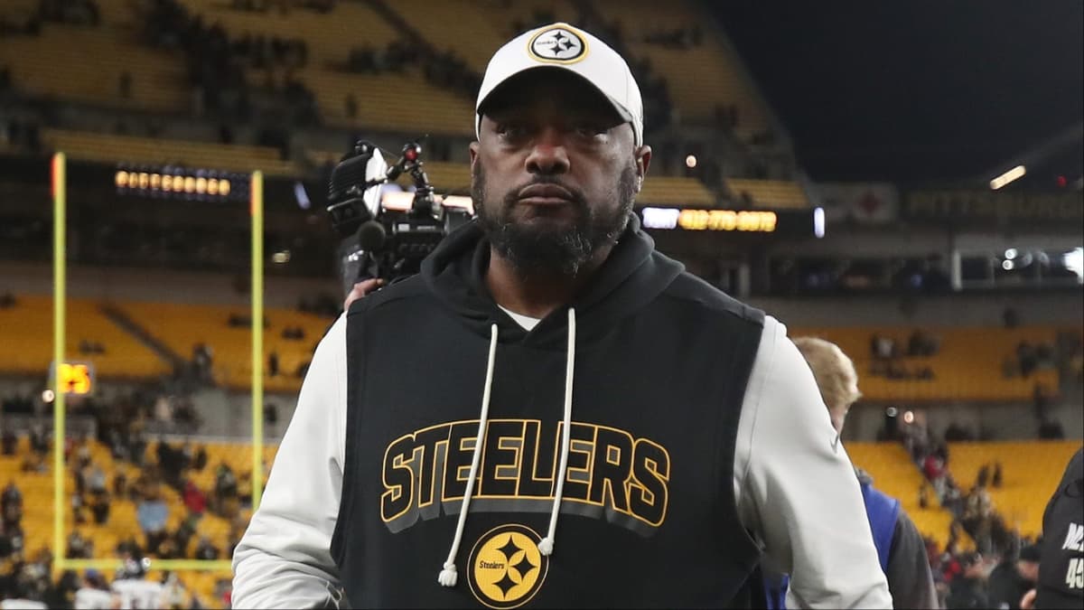 Former Super Bowl Champ Believes Steelers Should “Beg” Mike Tomlin to ...
